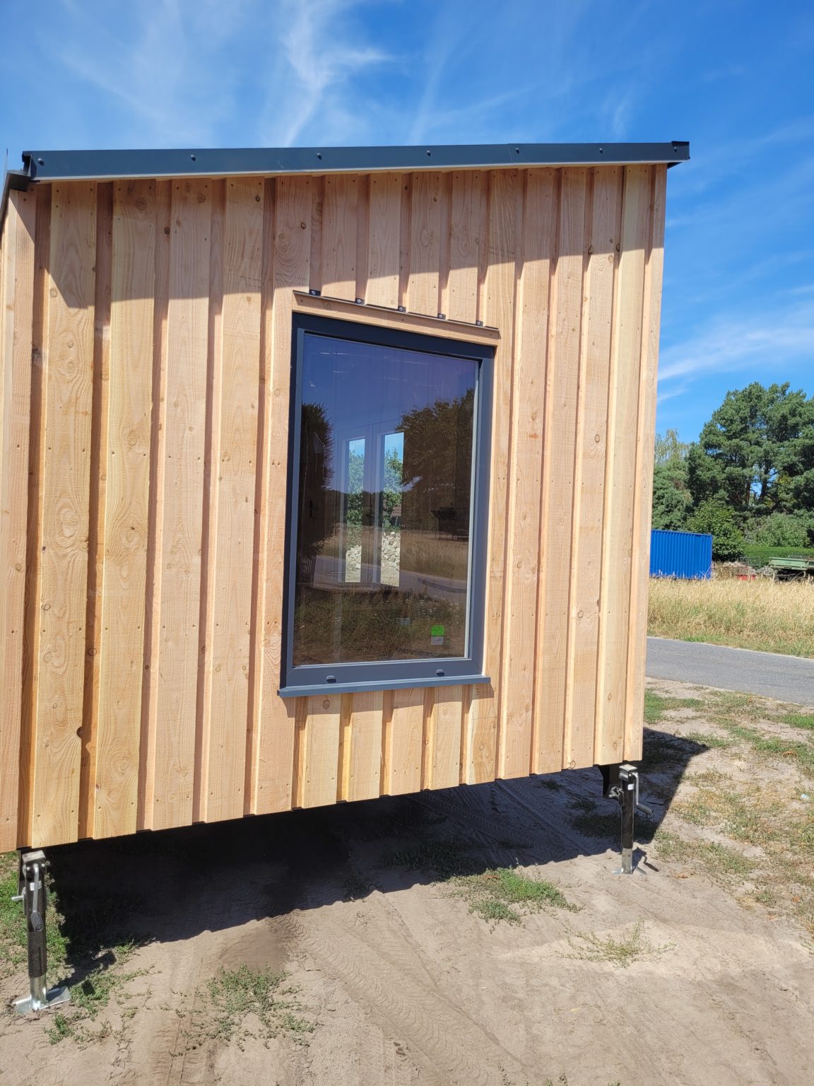 Tiny House 8 x 3 m Lärche – Bauwagen Manufaktur